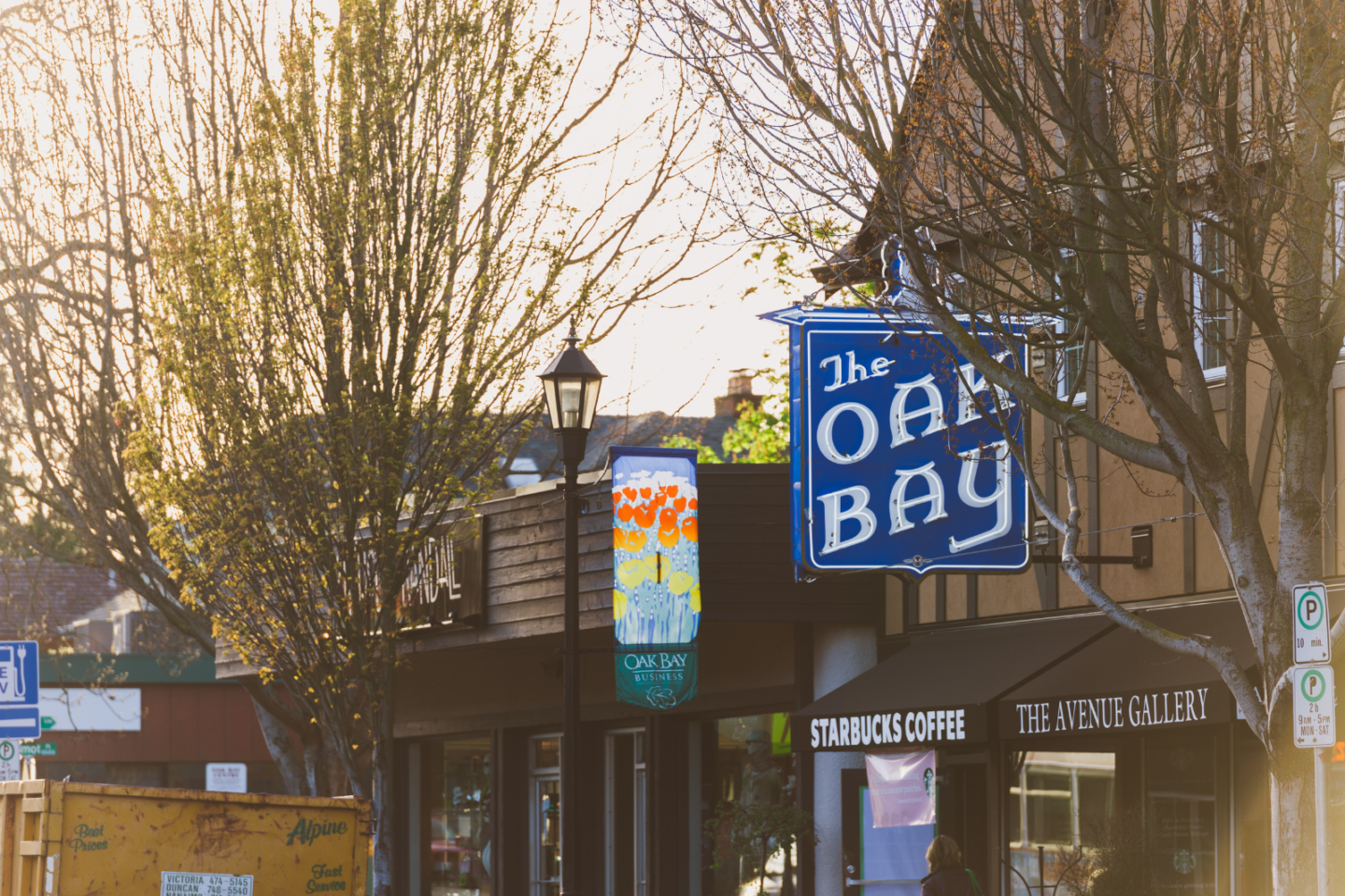 Everything You Need to Know About Victoria's Oak Bay Neighbourhood